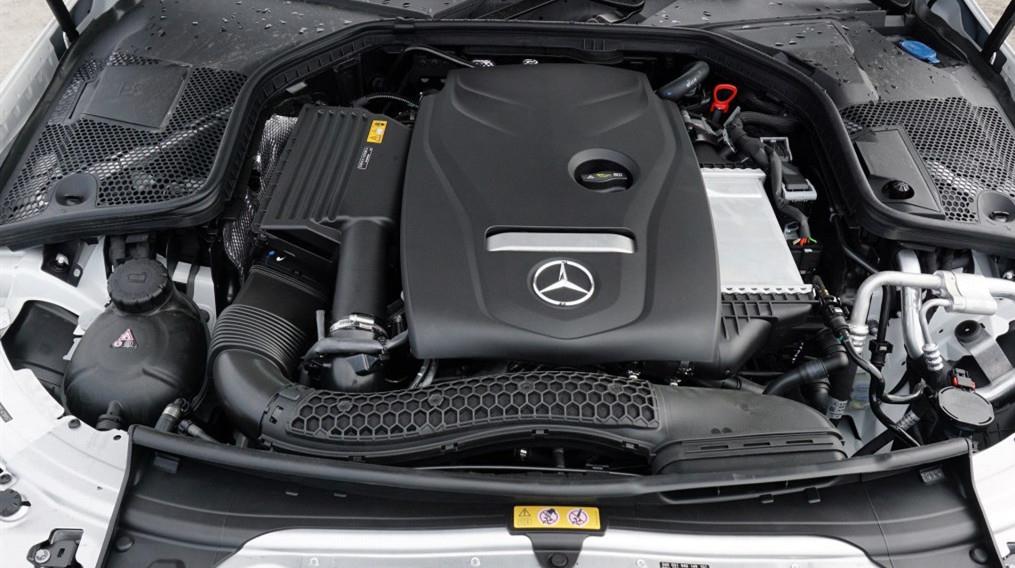 全新奔驰C级180L科技感足，车辆每次保养项目，了解吗？-新浪汽车