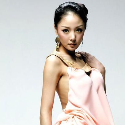 不该凋谢的玫瑰！韩国三栖红星u-nee自杀之谜