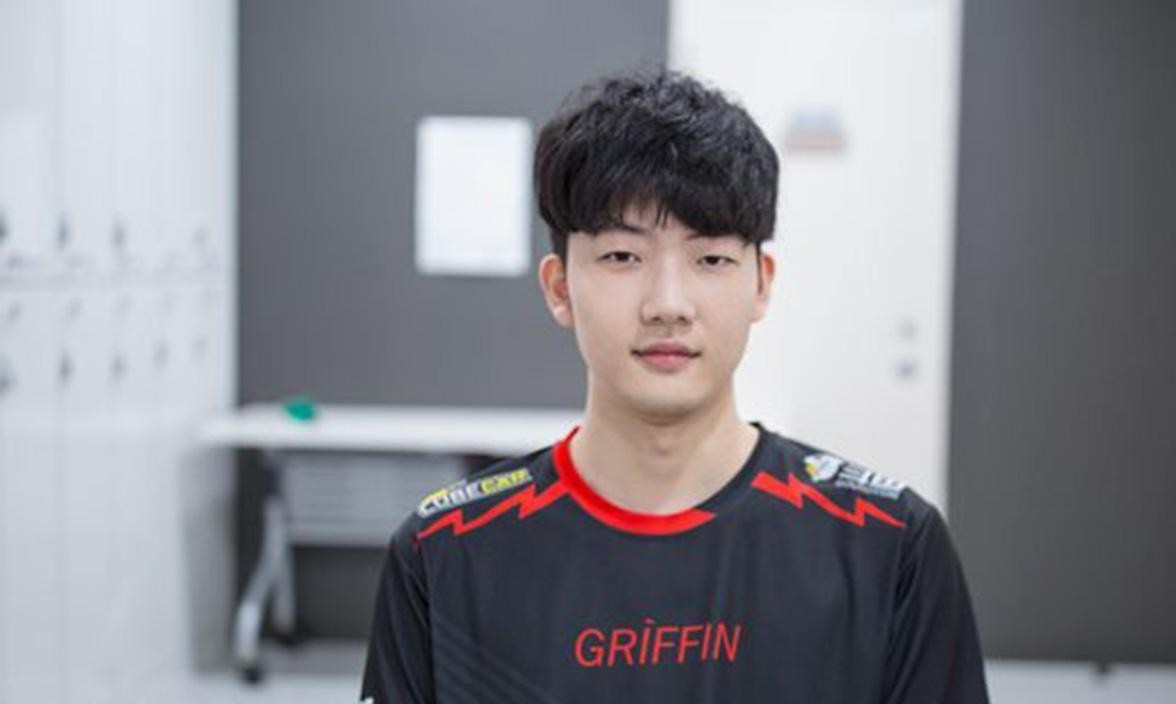 Viper登榜年度TOP10最佳选手引热议, 网友: 为什么不是Tarzan?|选手|赛区|战队_新浪新闻