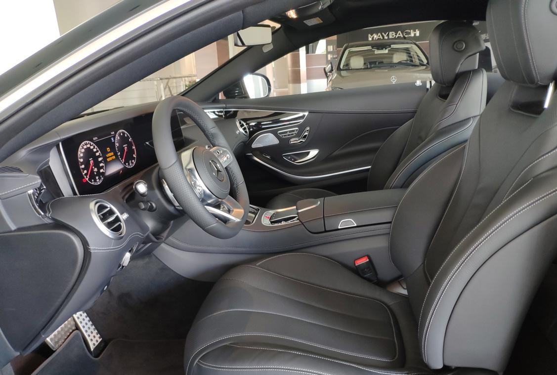 2018款奔驰S450轿跑实拍：它是一台漂亮大气的奔驰S级轿跑车-新浪汽车