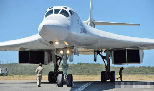 令北约深感恐惧的图-160，性能究竟有多强？速度与力量感兼具