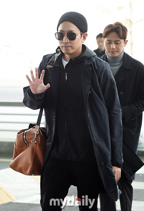 神话Eric飞往美国参加tvN《在当地吃得开吗》节目拍摄