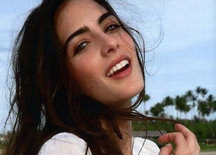 世界杯又添美女球迷，哥伦比亚名模场边助威！