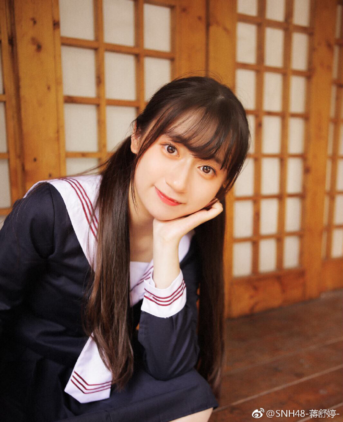 偶像女团SNH48蒋舒婷可爱自拍写真美照欣赏