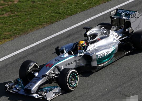 F1赛车欣赏，车手需要极高的综合素质，致敬伟大的F1吧