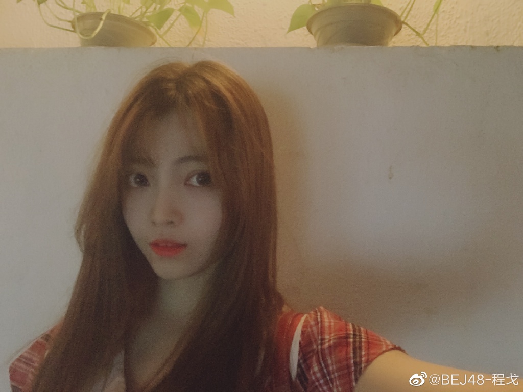 偶像美少女BEJ48-程戈迷人写真美照欣赏