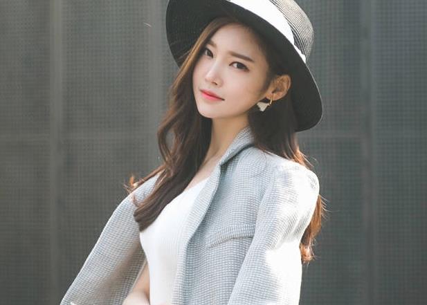 188厘米模特爱健身，身材饱满气质高贵，坦言：越努力越幸福