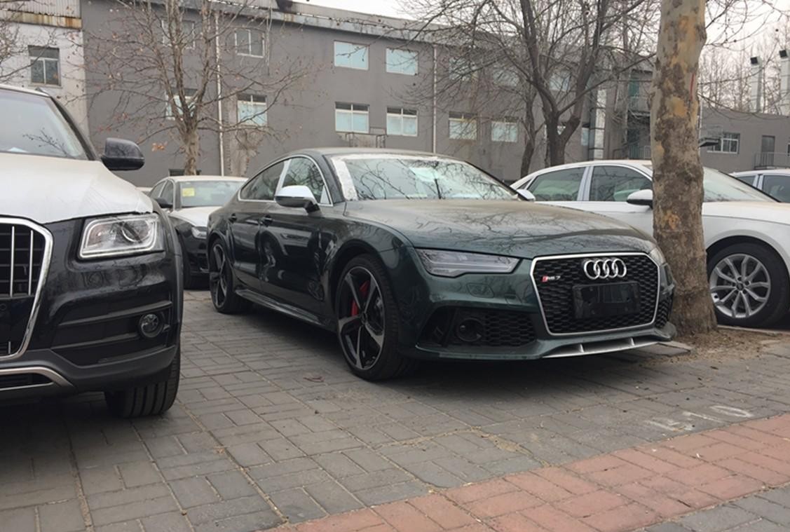 2018款奥迪RS7实拍：它是一台绰号“西装暴徒”的奥迪轿跑车-新浪汽车