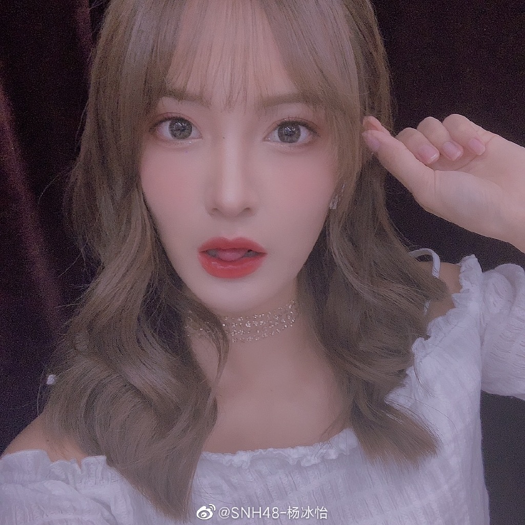 偶像美少女SNH48-杨冰怡迷人写真美照欣赏