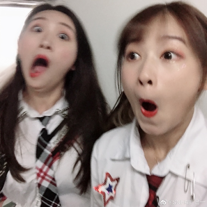 偶像女团SNH48吕一搞笑自拍美照欣赏