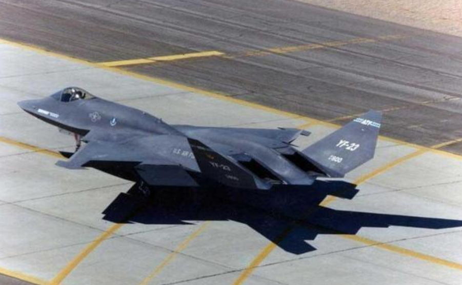 YF23战斗机被淘汰，首先就在于他的机动性较差？|战斗机|验证机|机动性_新浪新闻