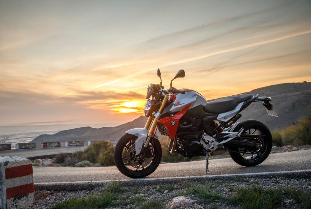 宝马F900R和F900XR亮相东南亚，中排量旗舰性能力压杜卡迪-新浪汽车
