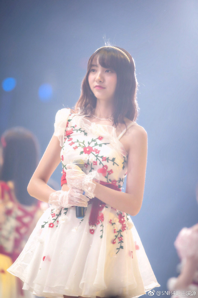 偶像女团SNH48王溪源美少女可爱写真美照