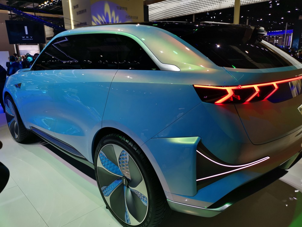 WEY X来了！ 对开门设计 续航超500公里 4.6秒破百！