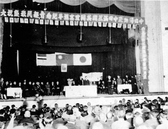 “傀儡的表演”：伪满与汪伪，两个伪政权之间的“互访外交”|大使|伪满|政权_新浪新闻