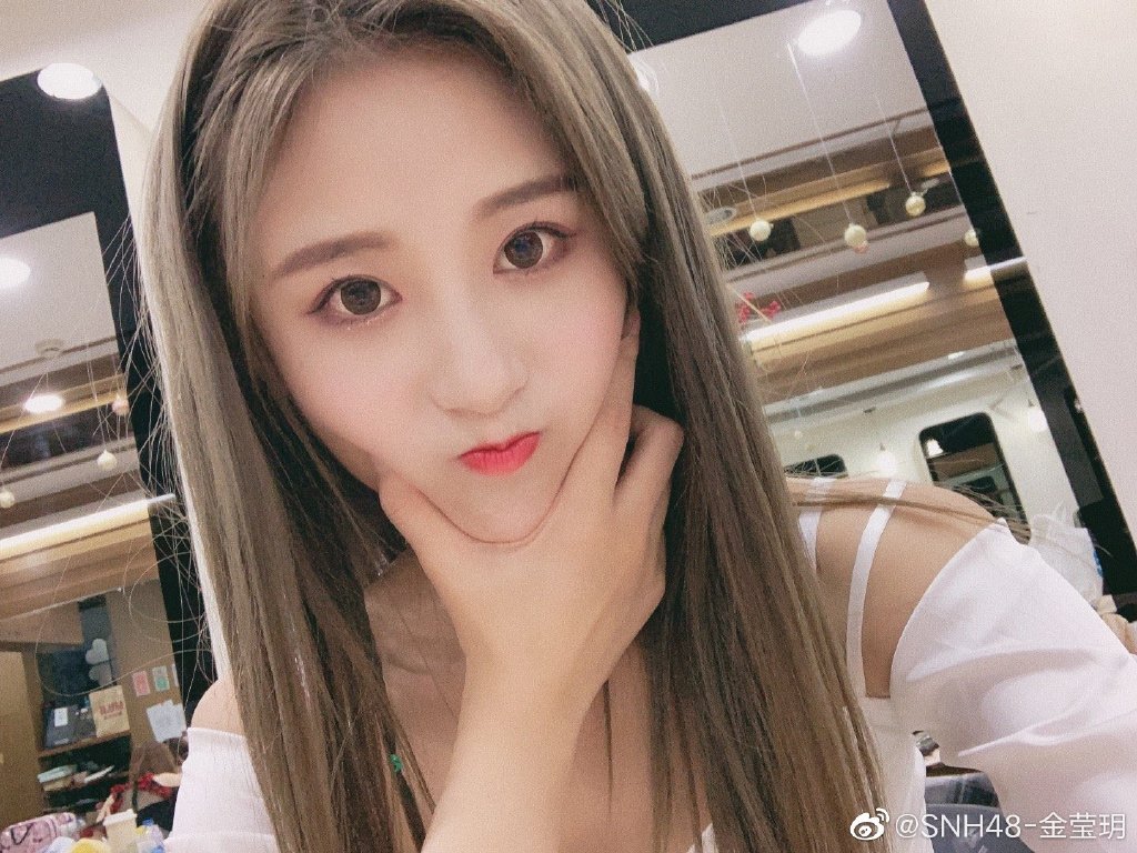 偶像女团SNH48金莹玥美少女迷人写真美照