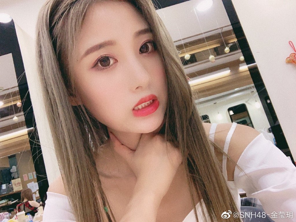 偶像女团SNH48金莹玥美少女迷人写真美照