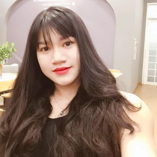 女孩有着漂亮的容貌但身体却比男人还强壮，网友怀疑她换脸了