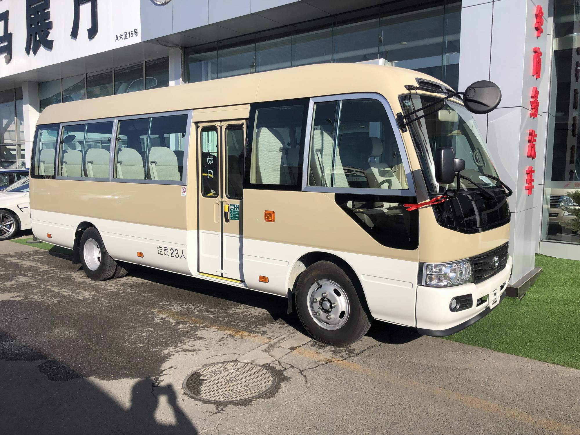 丰田考斯特的历代车型及高端定制-新浪汽车