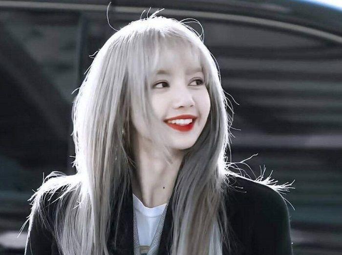 Lisa官宣担任《青你2》导师，离开了十级美颜，露出了无修图的脸