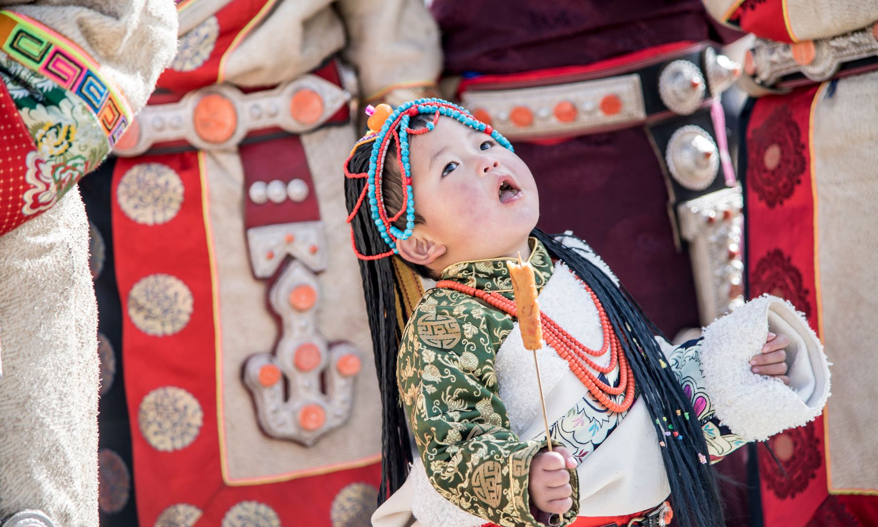 人文纪实摄影：节日里藏族同胞的微笑|农历|藏民|油花_新浪新闻