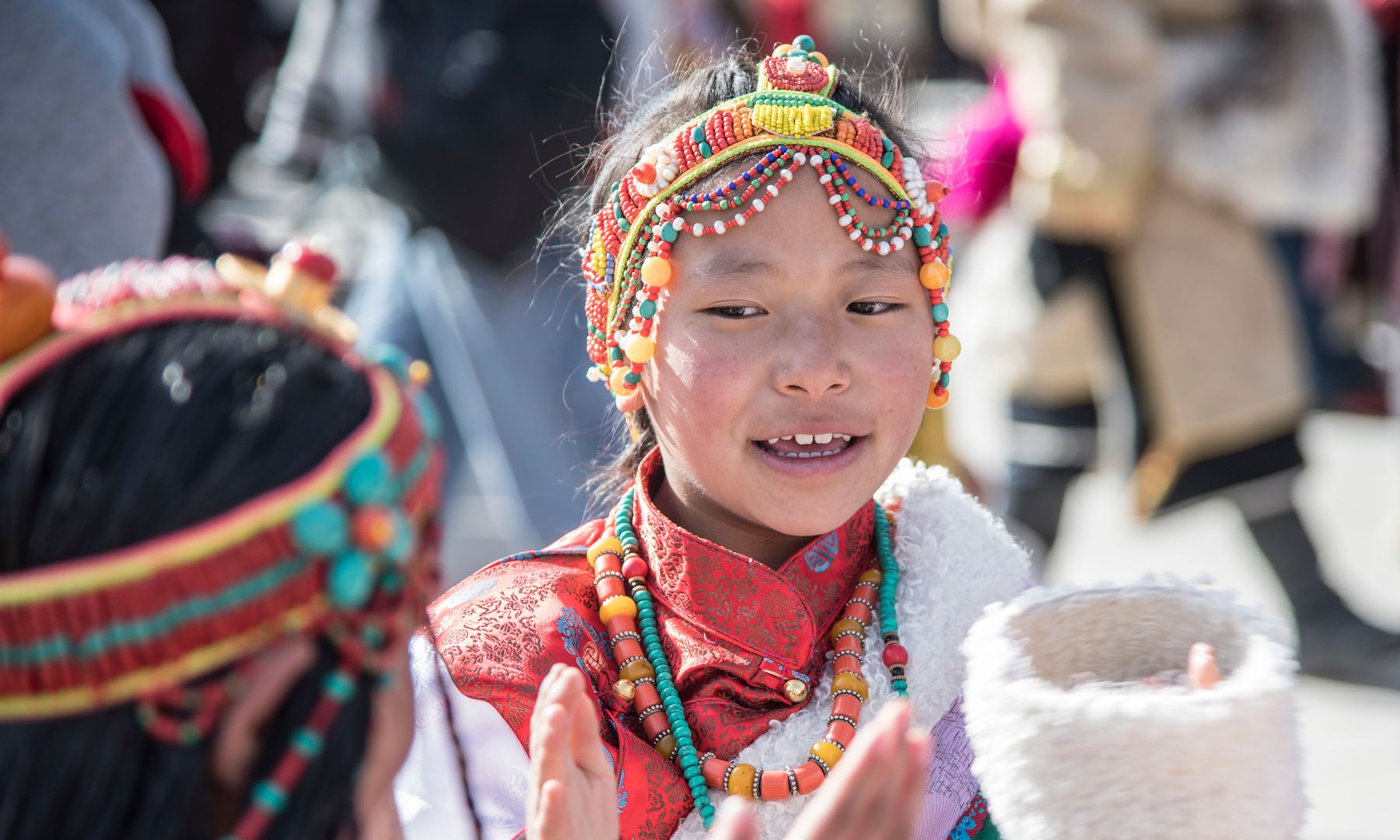 人文纪实摄影：节日里藏族同胞的微笑|农历|藏民|油花_新浪新闻
