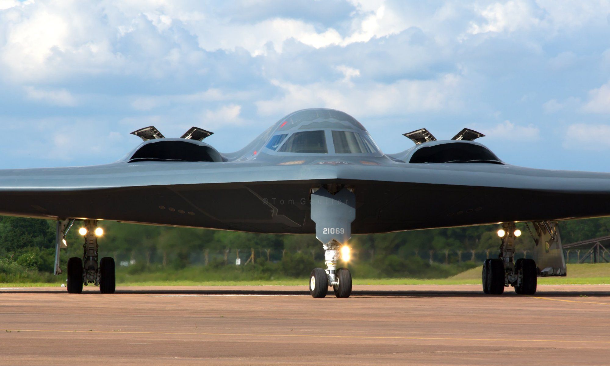 幽灵再现欧洲：B-2A进驻英国本土 目标只有一个威慑俄罗斯？