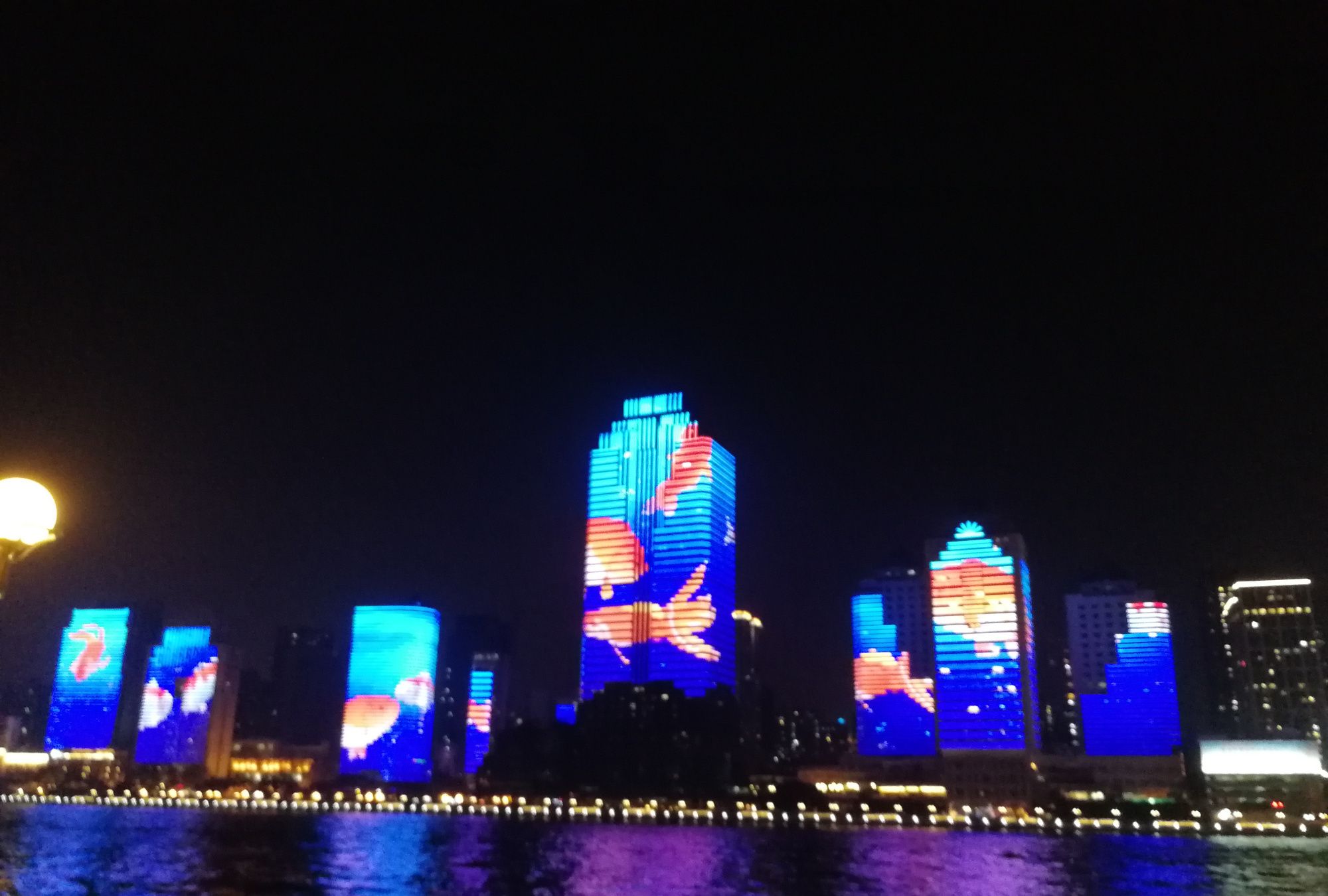 广州的珠江夜景和广州塔夜景