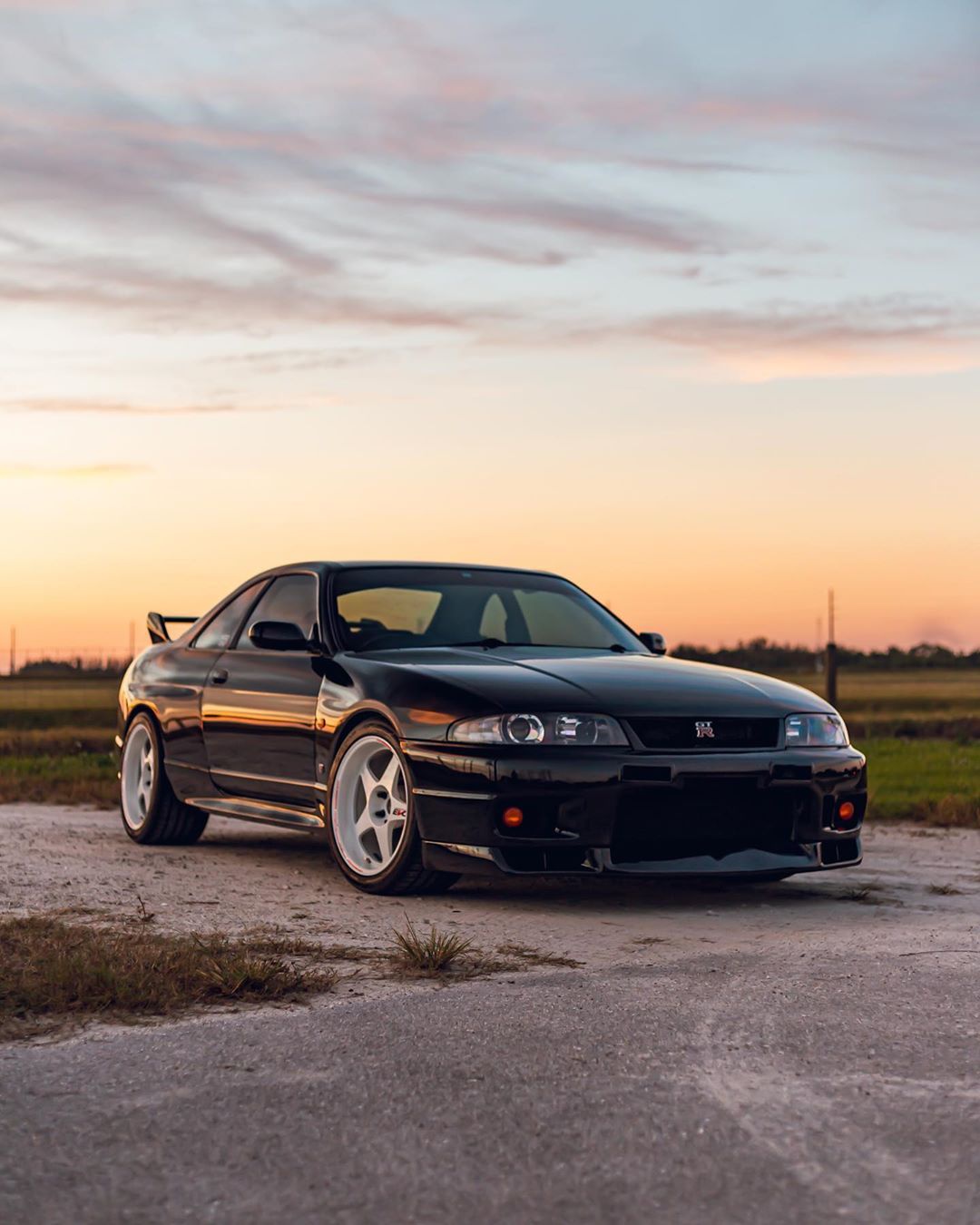 日落夕阳下的日产GT-R R33！