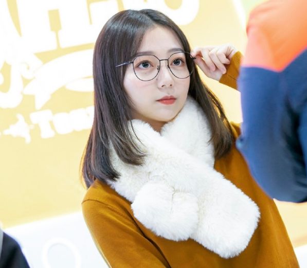 SNH48-徐晗两组照片爆出，女神戏称“自己和弟弟长得真像”|徐晗|弟弟|女神_新浪新闻