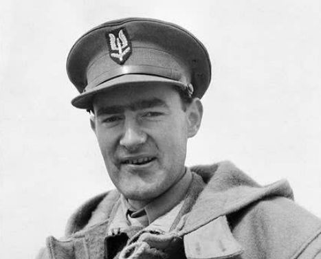 二战史上最牛的5个士兵：图2单枪匹马解放一座城，图4越狱200多次|兹沃勒|梅杰|战俘营_新浪新闻