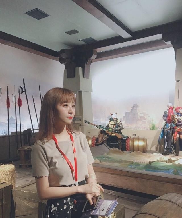 偶像组合V17声优少女队长KIYO可爱美照欣赏