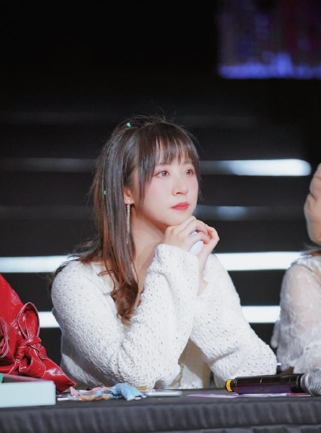 偶像组合V17声优少女队长KIYO可爱美照欣赏