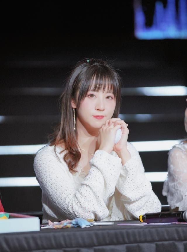 偶像组合V17声优少女队长KIYO可爱美照欣赏