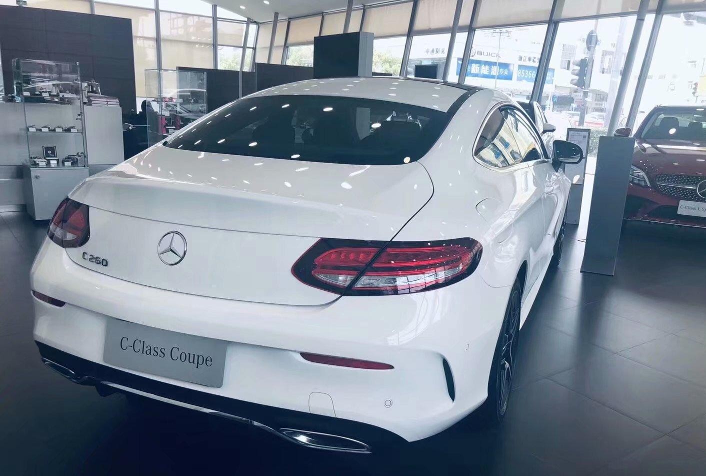 2019款奔驰C260轿跑实拍：它是一台价格亲民的奔驰轿跑车