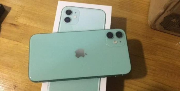 iPhone 11自营终于降400，苹果A13+iOS13，成为最受欢迎苹果手机__财经头条