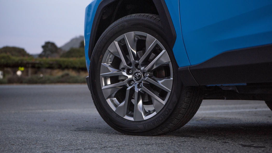 2019款 丰田 RAV4 XLE Premium版-新浪汽车