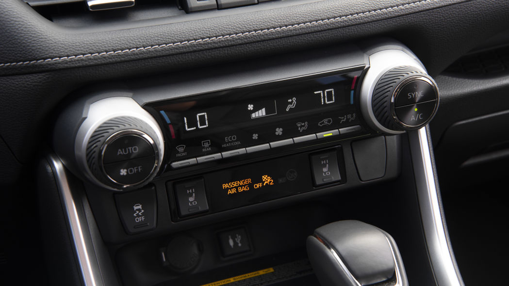 2019款 丰田 RAV4 XLE版 内饰-新浪汽车