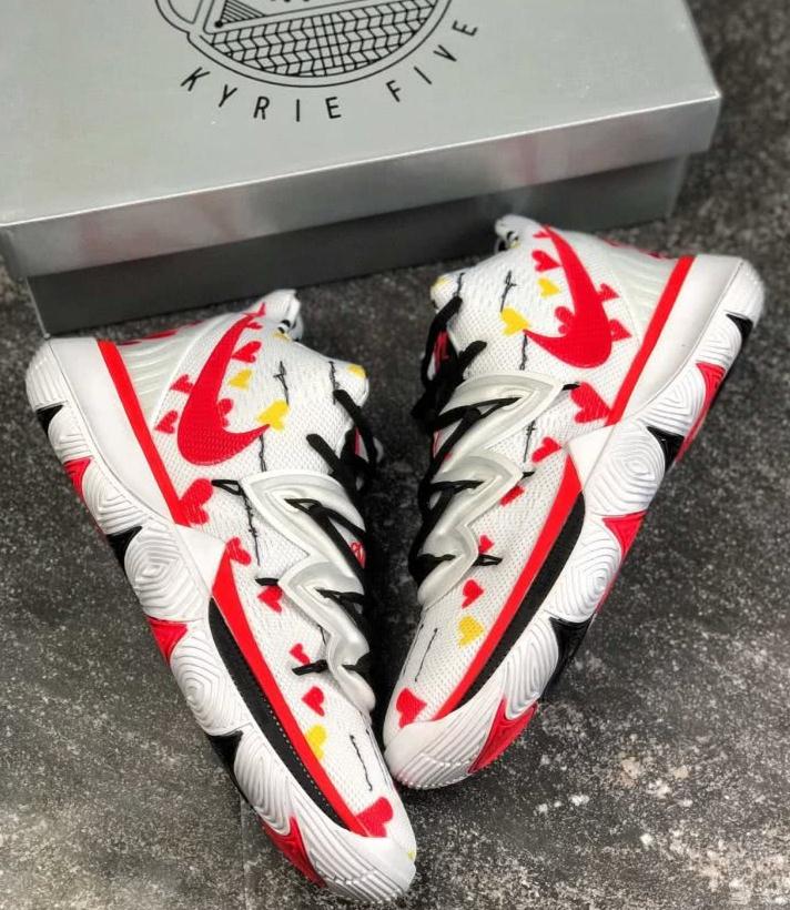 kyrie5代再曝纪念款“玫瑰刺绣”，欧文5联名鉴赏颜值惊艳无比！