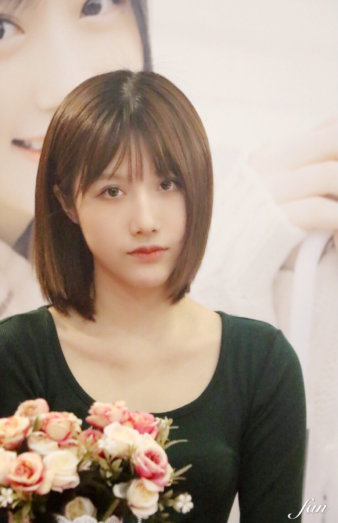 偶像女团SNH48宋雨珊可爱自拍美照欣赏