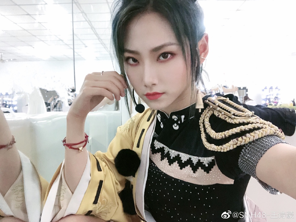 偶像女团SNH48-王诗蒙迷人写真美照
