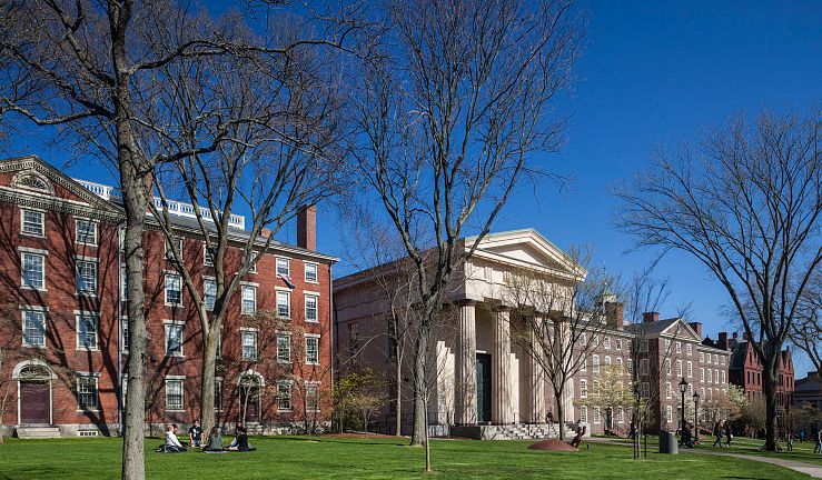 布朗大学，美国著名的综合性私立大学