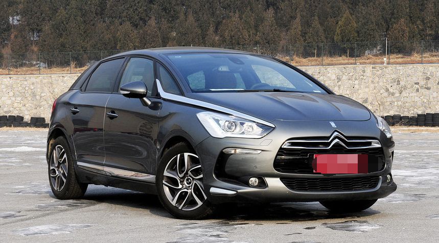 鉴赏一下DS-DS5汽车，外观犀利抢眼，这款车毫无违和感