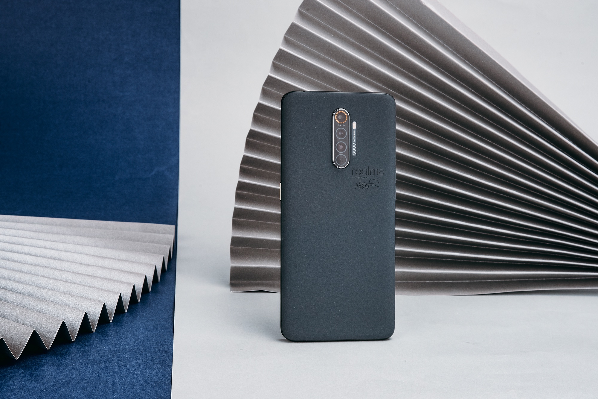 Realme X2 Pro大师版开箱：回归本质的设计你喜欢吗？__财经头条