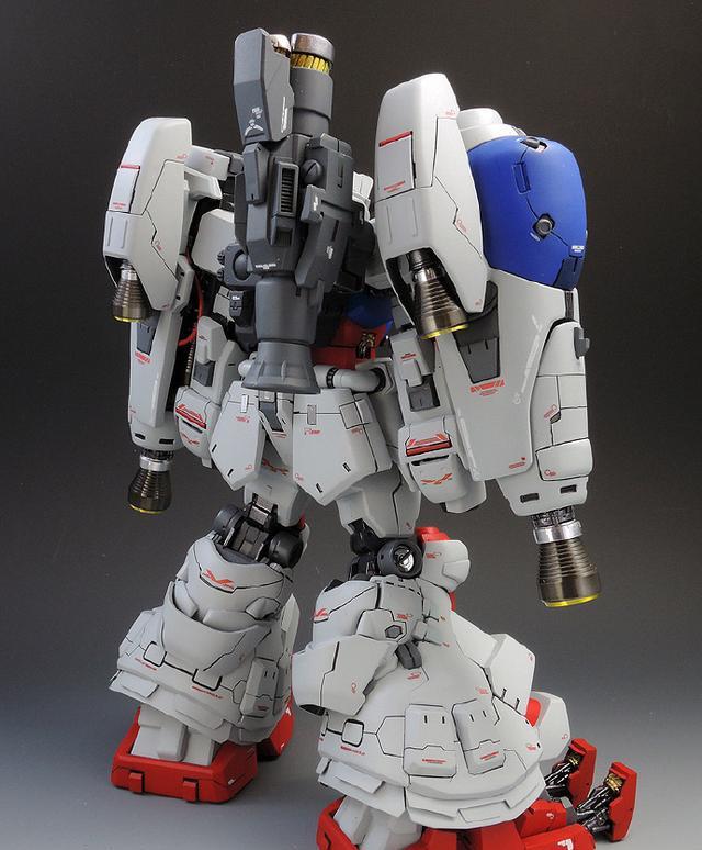 HG比例制作的比MG比例还要帅气的GP02高达模型