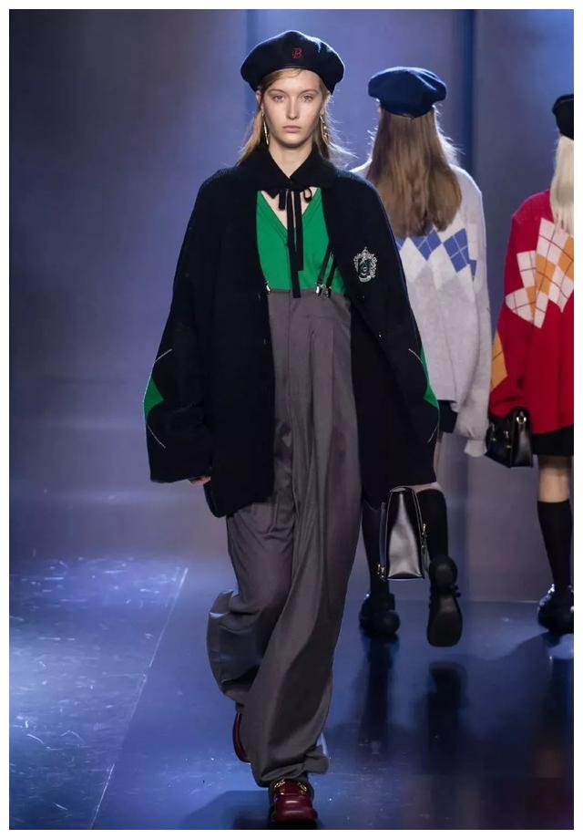 一把年纪的我，却开始想穿校服了|牛津鞋|制服|校服_新浪新闻