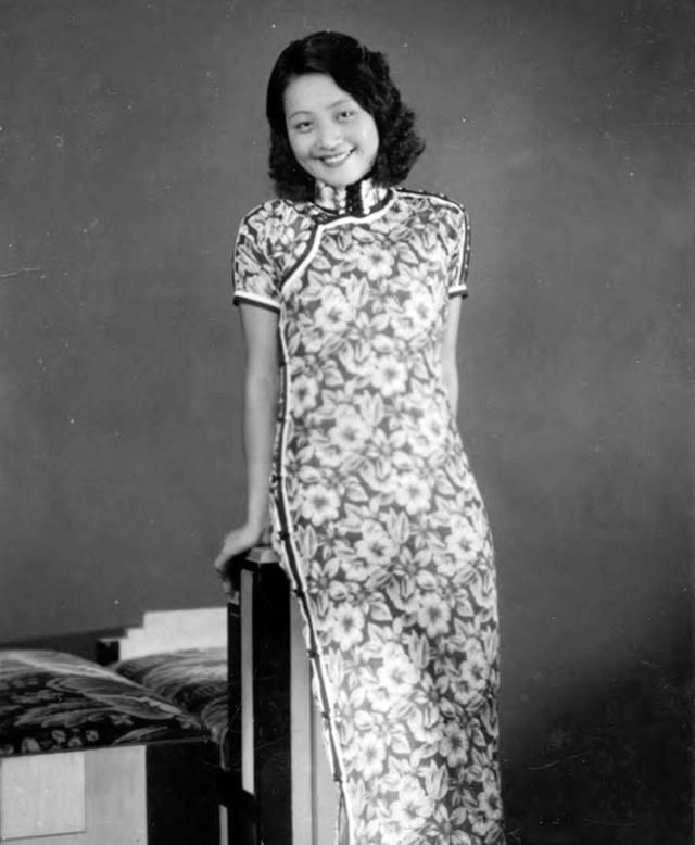老照片：1912-1949年，穿旗袍的民国女子，落落大方美艳动人