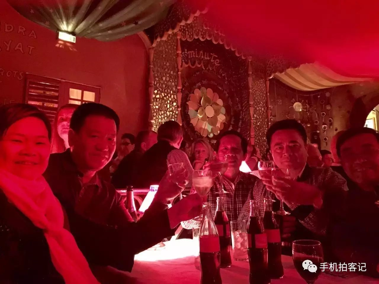 我们去巴黎这家有126年演出历史的小剧院,看了一场妙不可言的大戏|蒙马特高地|红磨坊|剧院_新浪新闻