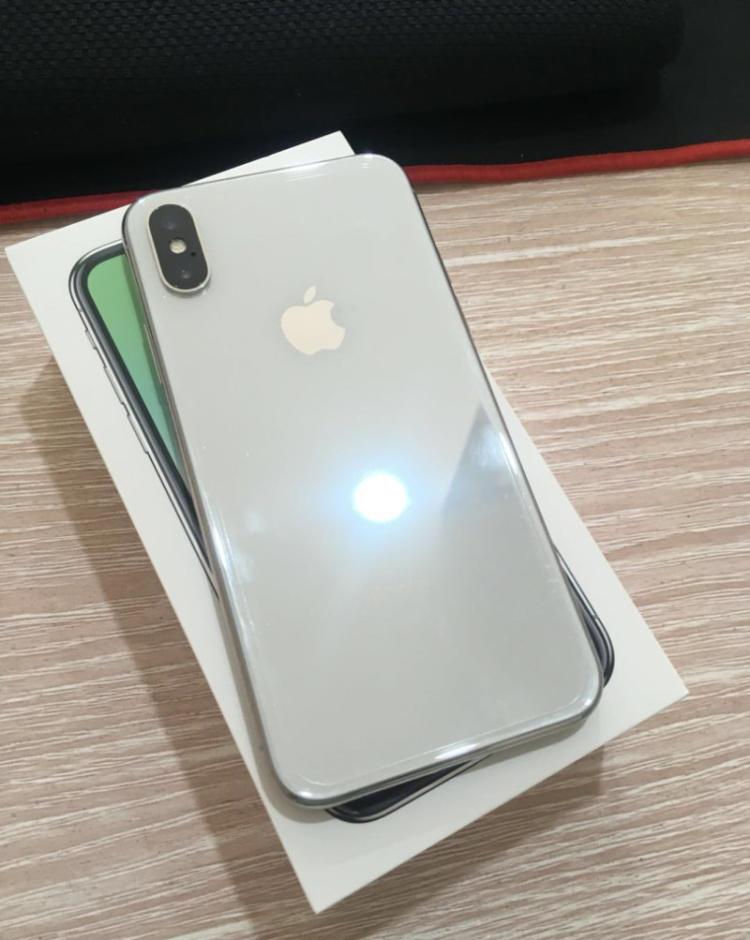 售价9688元的iPhoneX新鲜出炉！内存256G！！__财经头条