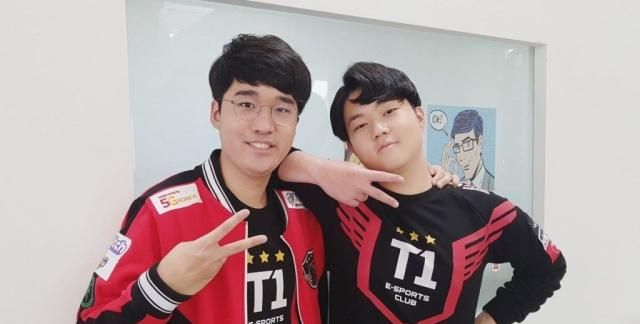 再见SKT！新队标T1亮相，但还是忘不了那张金色双翼|队标|战队|王朝_新浪新闻